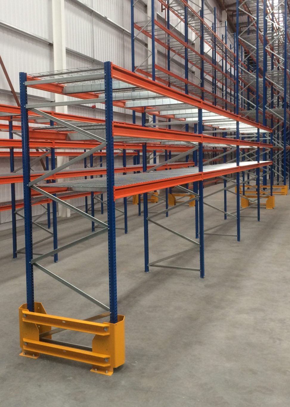Benefits of Long Span Shelving: A Versatile Storage Solution - Rapid ...