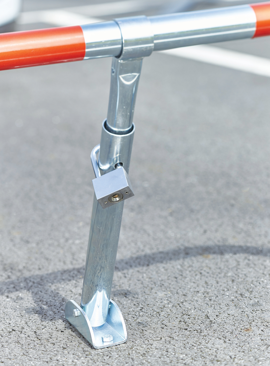 Car Park/Driveway Barrier With Padlock - Rapid Racking