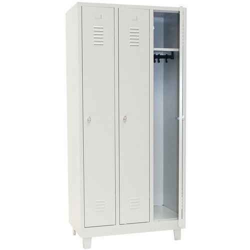 Clean Industry Locker - On feet - Rapid Racking