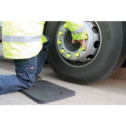 Knee-saver Pads & flooring - Rapid Racking