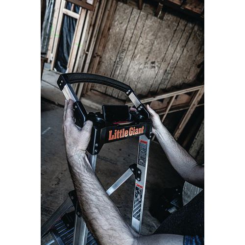 Light Step Ladder - 2 To 4 Rungs - Rapid Racking